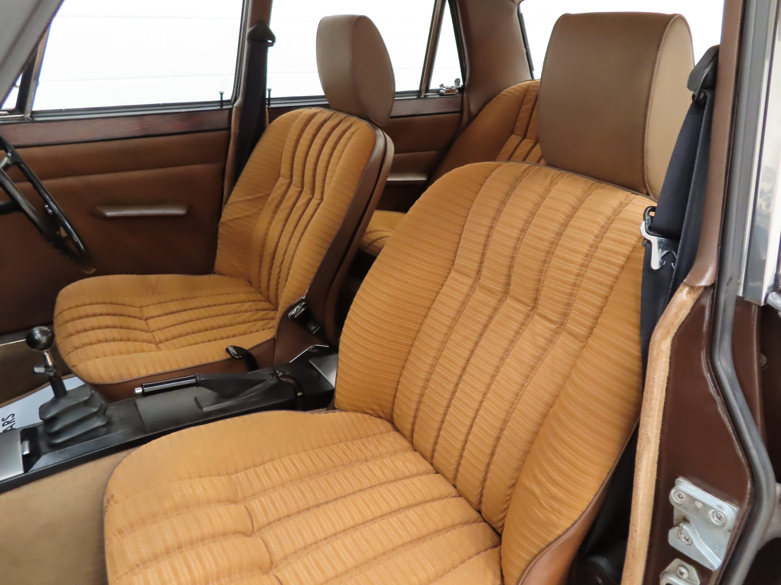 Rover P6 2200TC – KGF