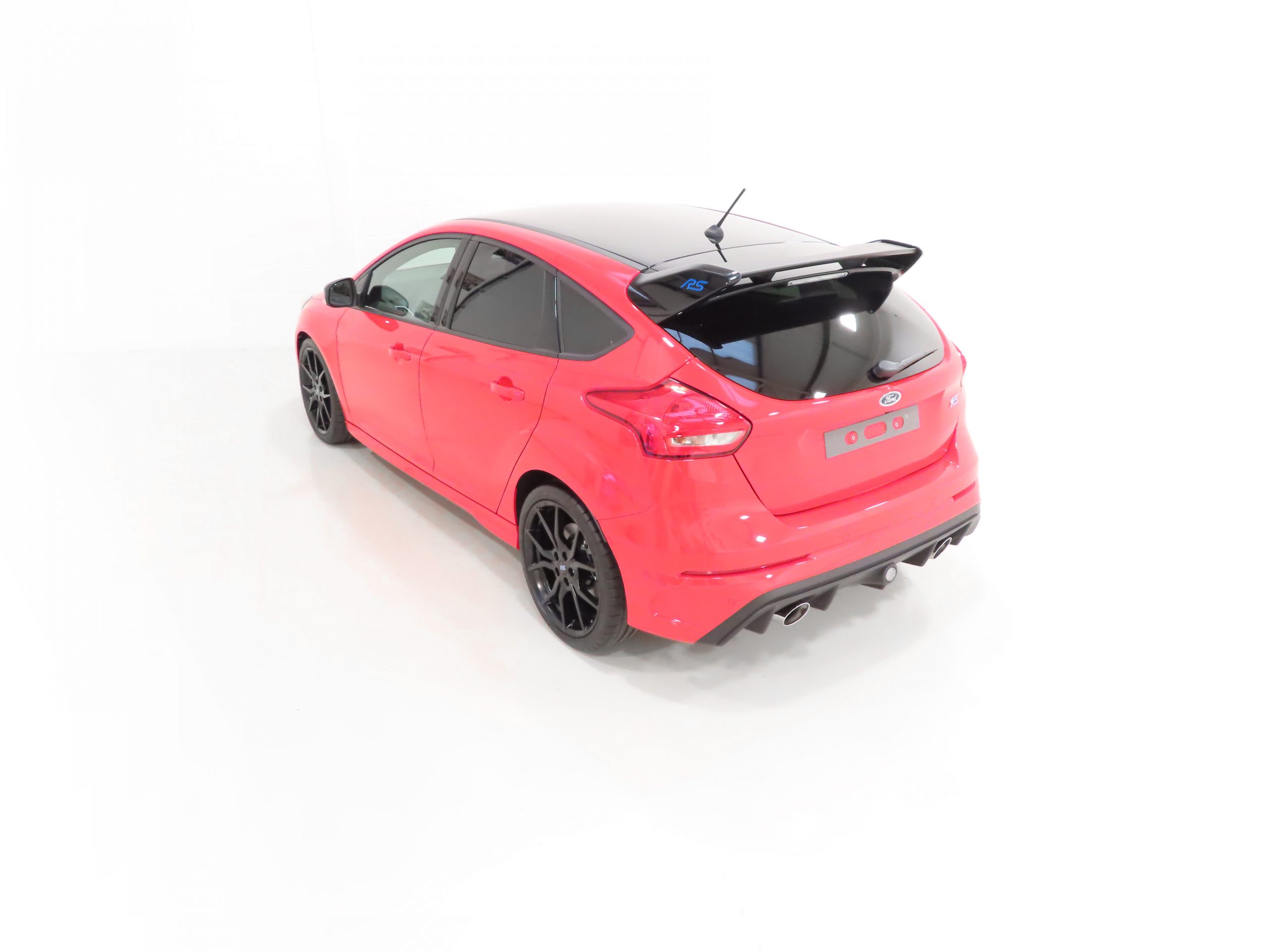 Ford Focus RS Red Edition – KGF