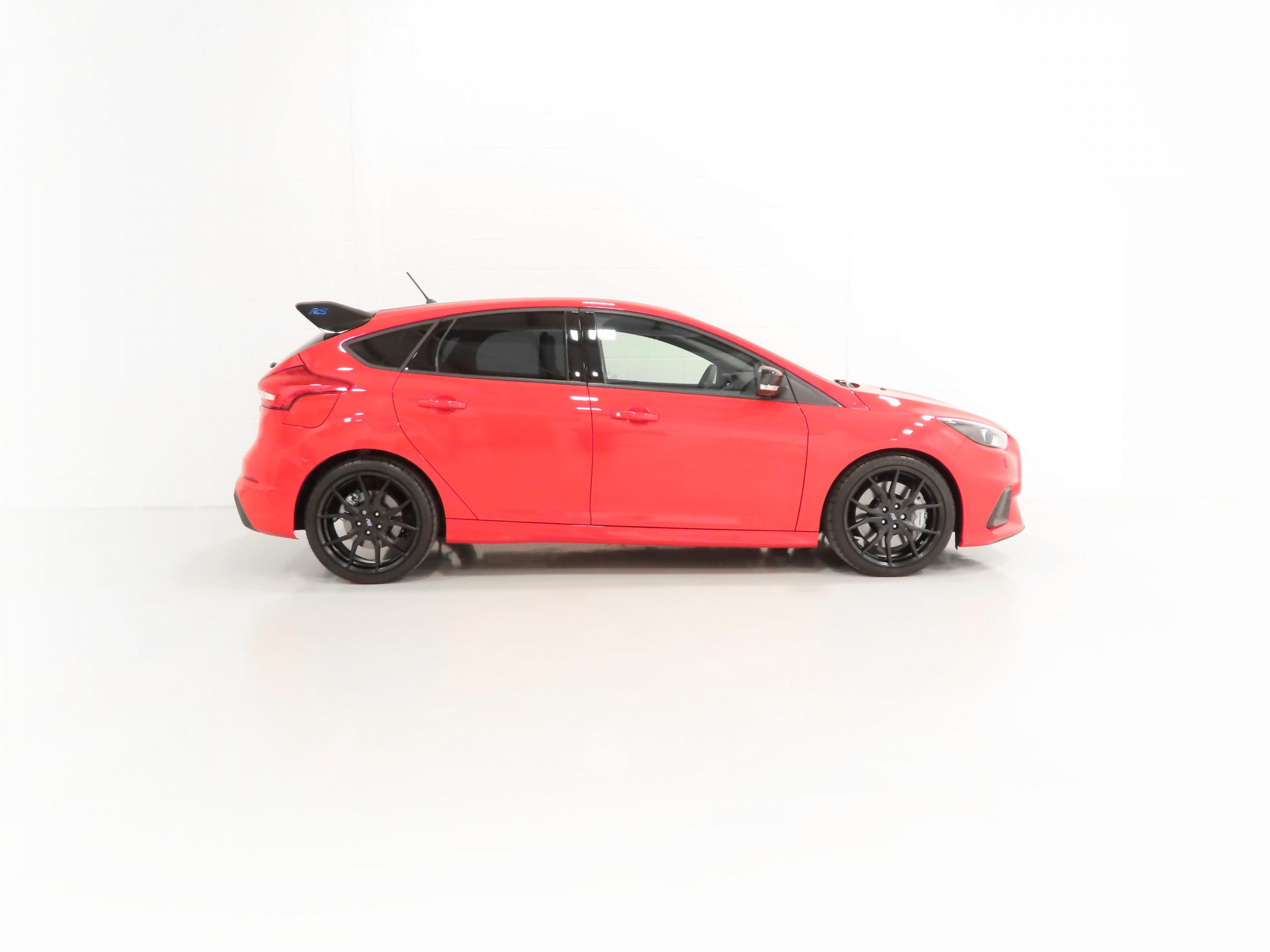 Ford Focus RS Red Edition – KGF