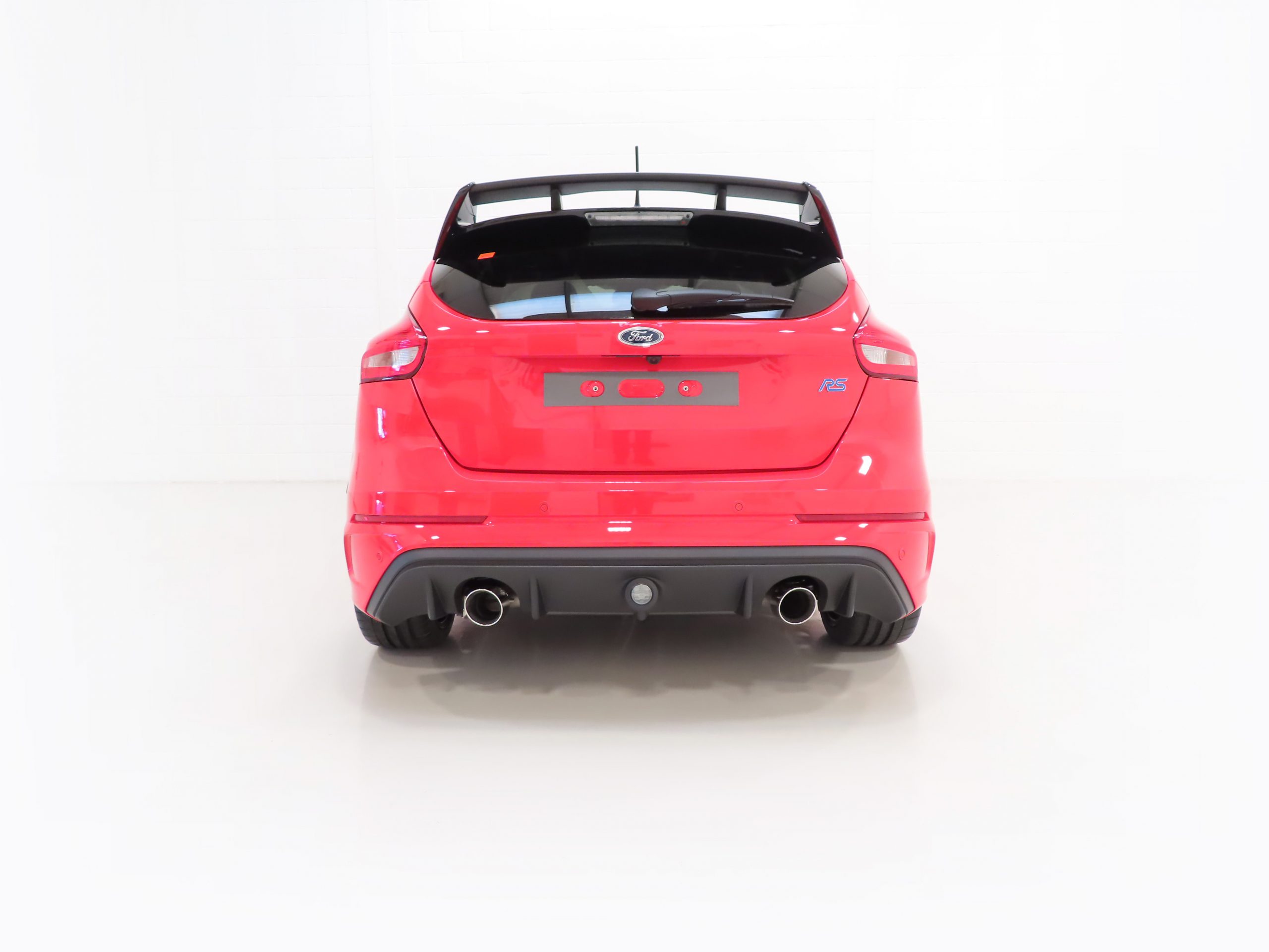 Ford Focus RS Red Edition – KGF