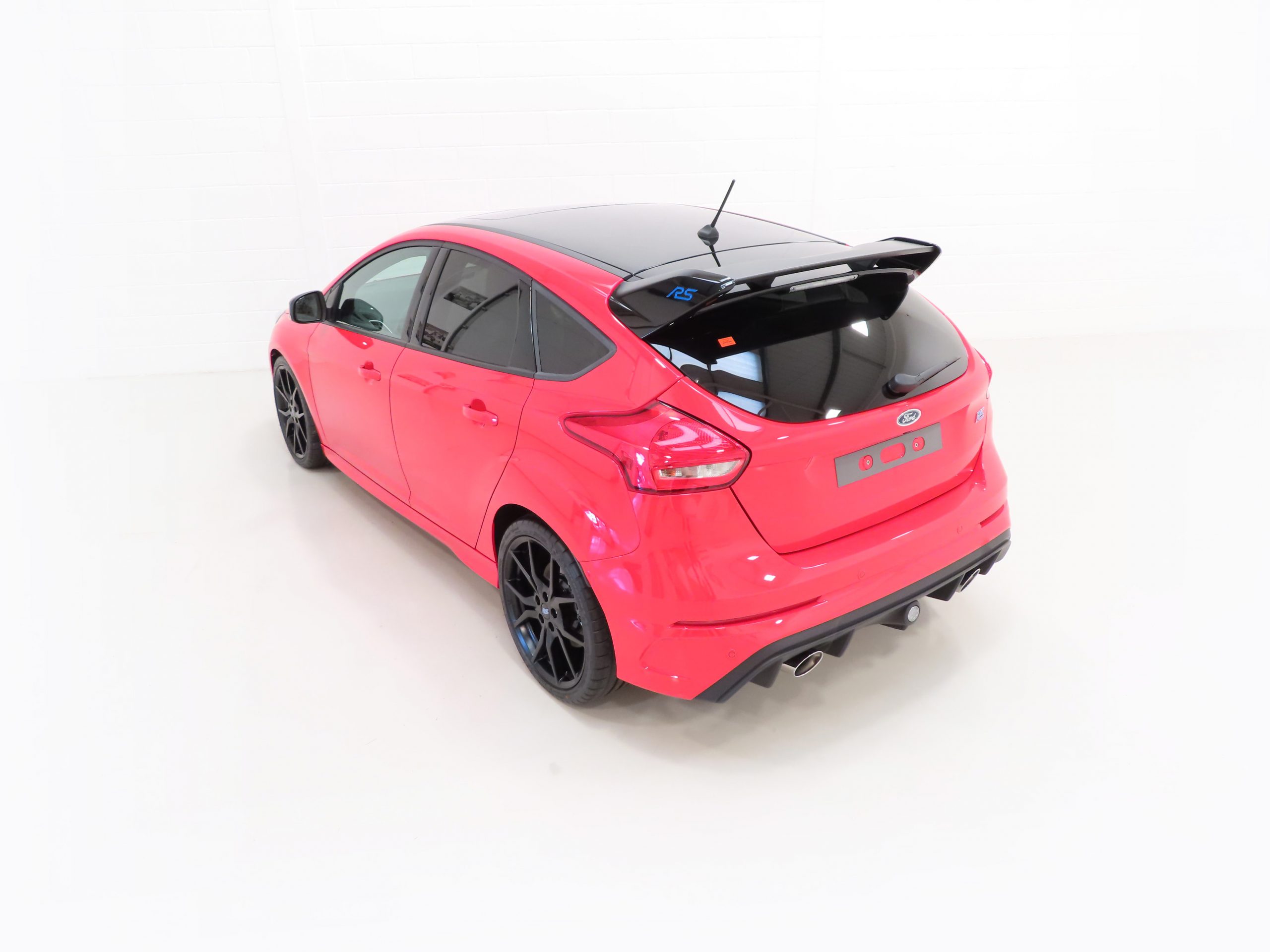 Ford Focus RS Red Edition – KGF