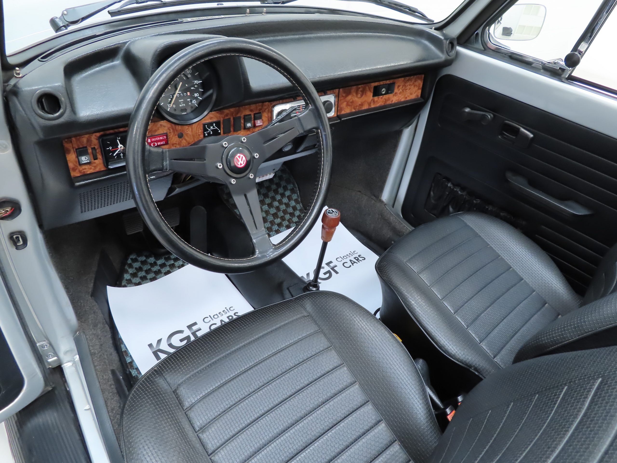 Volkswagen Beetle 1303 Cabriolet – KGF