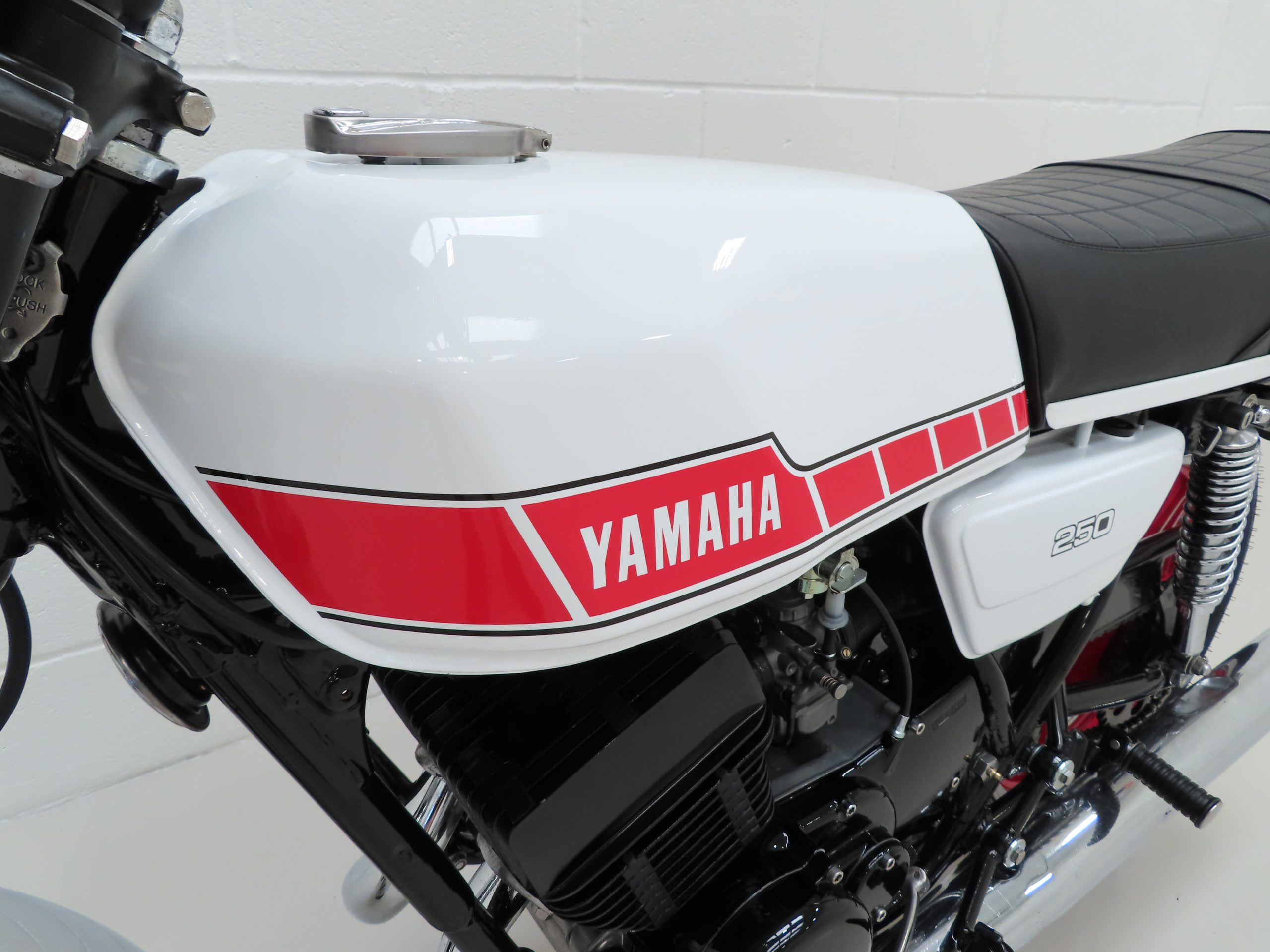 Yamaha RD250E – KGF